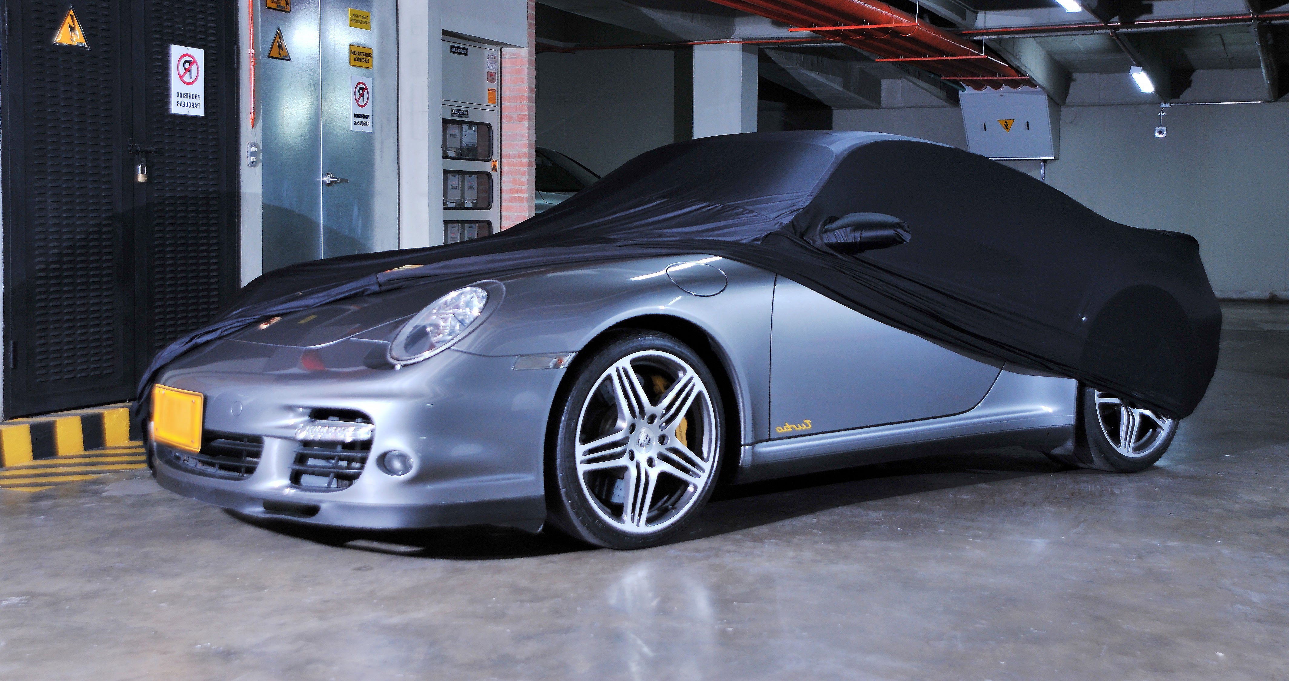 CAR COVERS ÉLITE POWER – GENESIS POWER COVERS